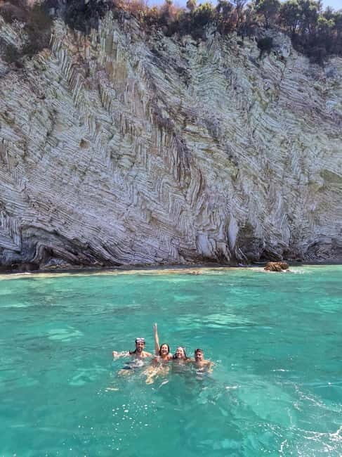 Sarande : Private boat tour to Krorëza beach & local tasting - An In-Depth Look at the Sarande Private Boat Tour