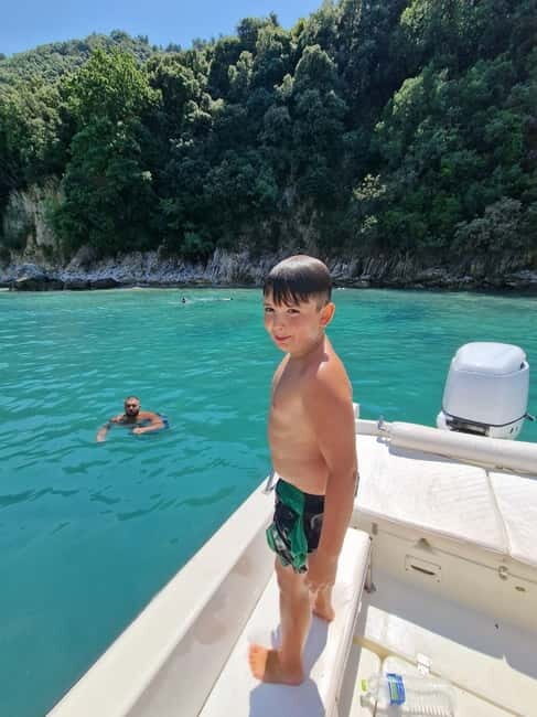 Sarande : Private boat tour to Krorëza beach & local tasting - FAQs