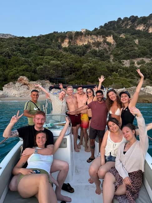 Sarandë: Sunset boat tour with local wine - The Experience in Detail