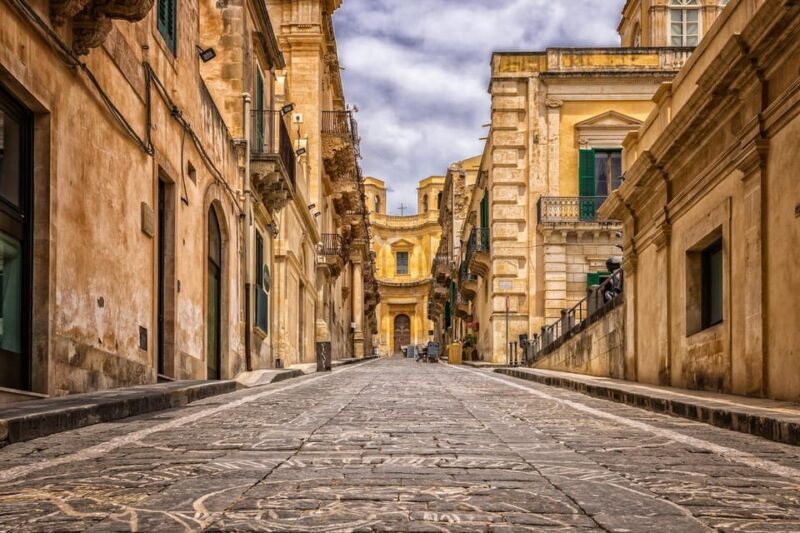 Sardinia private guided city tour - Key Points