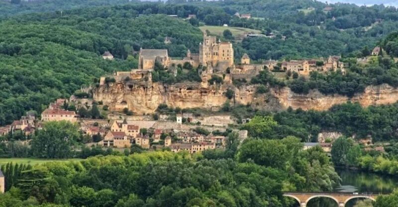 Sarlat: Private Tour to the Dordogne Valley - Exploring the Dordogne Valley with a Private Guide from Sarlat