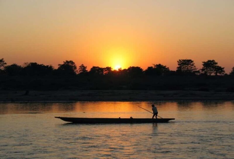 Sauraha: Rapti River Sunset & Tharu Cultural Dance Tour - Sauraha: Rapti River Sunset & Tharu Cultural Dance Tour