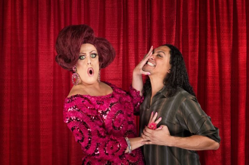 Savannah: Drag Queen Guided Pub Crawl with Sing-a-Longs - An In-Depth Look at the Savannah Drag Queen Pub Crawl