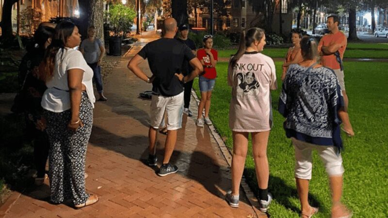Savannah Haunted Pub Crawl-Walking Tour Historic District - What This Tour Offers: A Ghostly Peek into Savannah’s Past