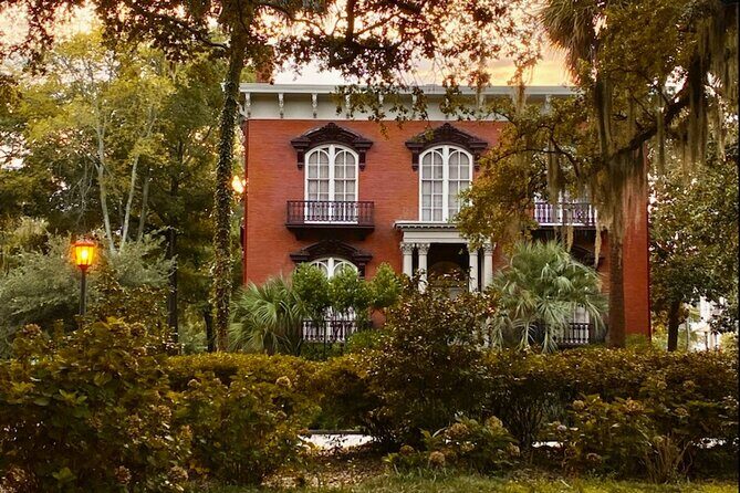 Savannah Historic District Tour by The Wandering Historians - Key Points