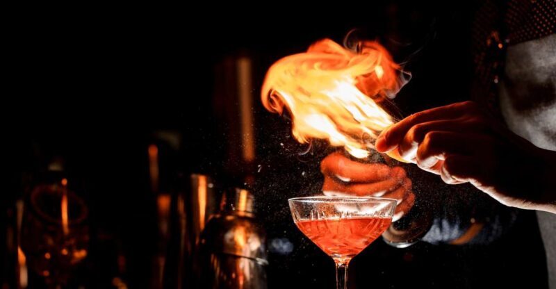 Savannah: Midnight in the Garden Walking Tour and Pub Crawl - Breaking Down the Itinerary