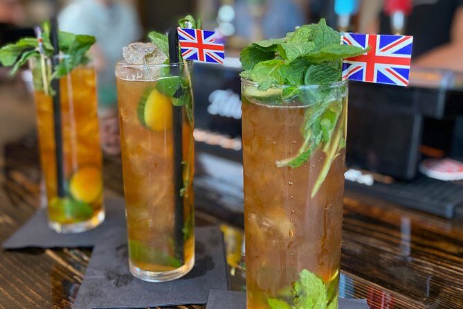 Savannah Walktails & Bar Bites Guided Happy Hour Tour - The Guide’s Role
