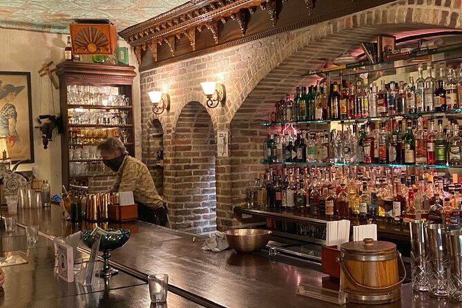 Savannah Walktails & Bar Bites Guided Happy Hour Tour - Duration and Group Size
