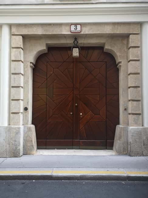 Scandals, affaires & anecdotes in Vienna - FAQ