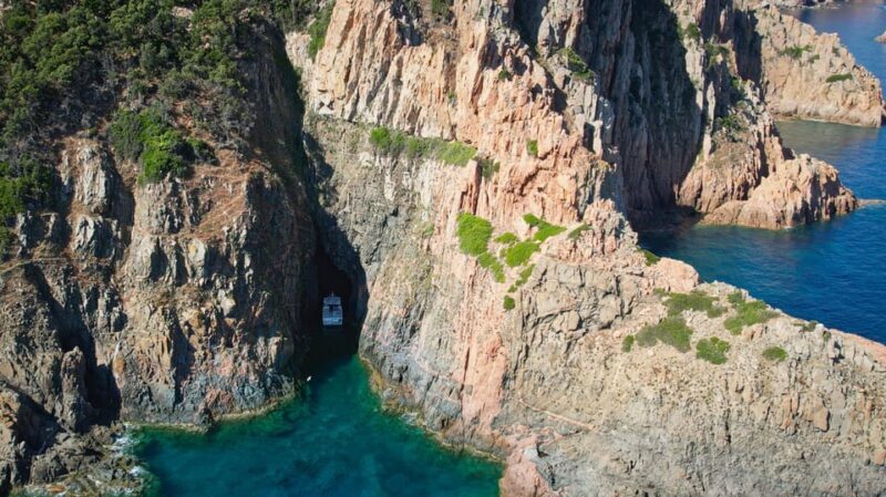Scandola: visit the nature reserve from Porto (France) - FAQs about the Scandola Boat Tour