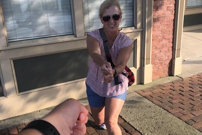 Scavenger Hunt Adventure in Lexington by Zombie Scavengers - Discover Lexington Through a Zombie-Themed Scavenger Hunt: A Balanced Adventure