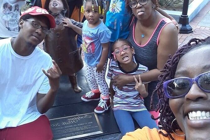 Scavenger Hunt Adventure in Montgomery by Wacky Walks - Exploring Montgomery with a Royal Twist