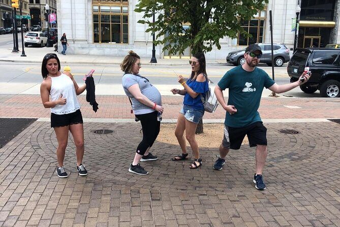Scavenger Hunt in Chicago by Wacky Walks - Highlights of the Experience