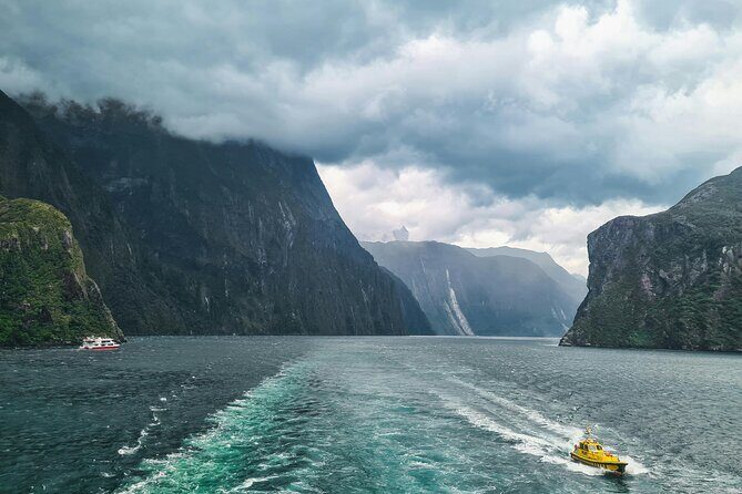 Scenic Drive and Cruise from Queenstown to Milford Sound - Who Should Consider This Tour?