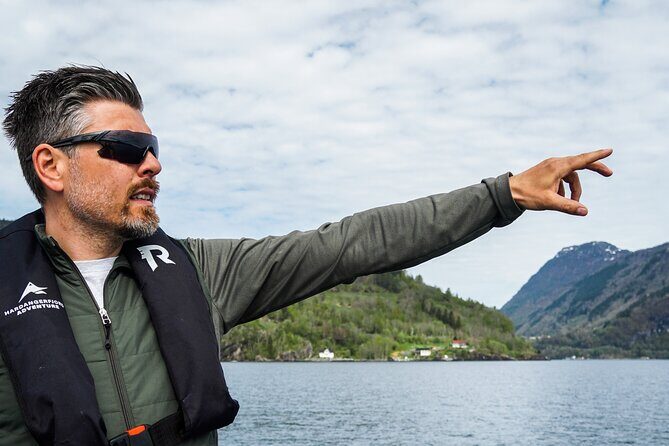 Scenic RIB adventure to Hardangerfjord & Fyksesund from Øystese - Stop 3: Botnen