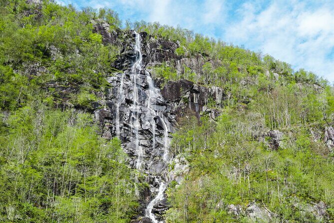 Scenic RIB adventure to Hardangerfjord & Fyksesund from Øystese - Group Size and Booking