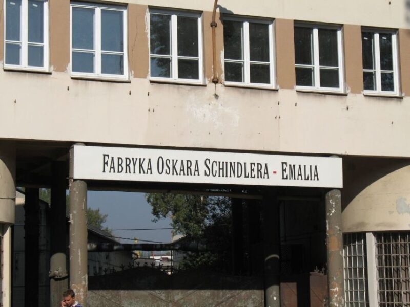 Schindler's Factory + Ghetto in Krakow and Wieliczka Tour - Experience Overview: From War Remembrance to Underground Marvels
