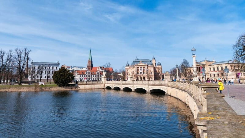 Schwerin - Private Tour of the Castle Exteriors & Cathedral - Key Points
