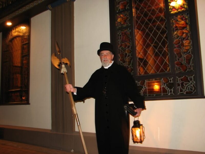 Schwerin: Tour with the Night Watchman - The Value of a Guided Night Tour