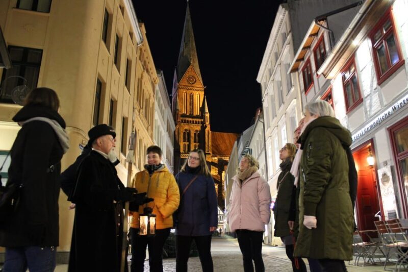 Schwerin: Tour with the Night Watchman - The Experience in Context