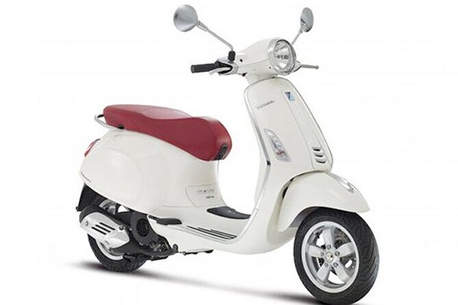 Scooter Rental Vespa Primavera 125cc from Sorrento - The Mechanics of the Day