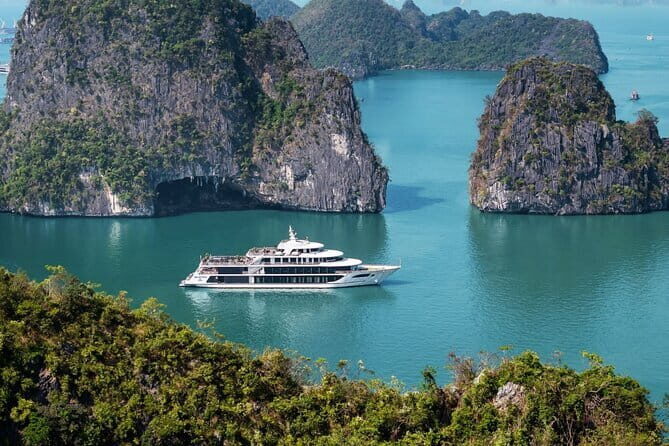 Sea Octopus Cruise and Seafood Buffet Day Tour at Halong Bay - Who Should Consider This Tour?