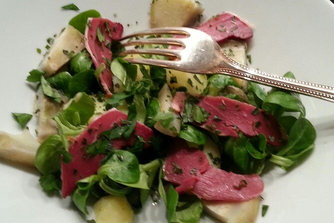 Seasonal French Lunch and Small-group Tour of Montmartre - Authenticity and Special Touches