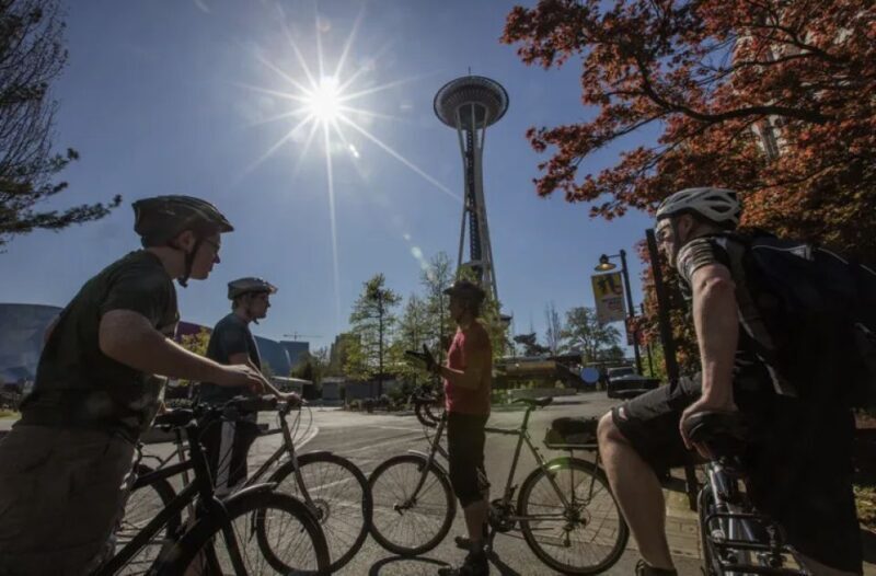Seattle: 3 Hour Emerald City Standard Bike Tour - The Authentic Seattle Experience