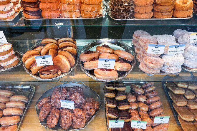 Seattle Holiday Donut Adventure & Walking Food Tour - Stop 4: Dahlia Bakery
