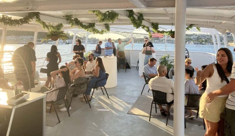 Seattle: Lake Union Happy Hour Cruise - Key Points