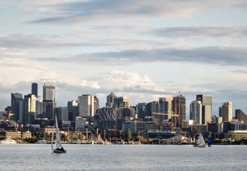 Seattle: Locks Cruise with Live Narration - An In-Depth Look at the Seattle Locks Cruise