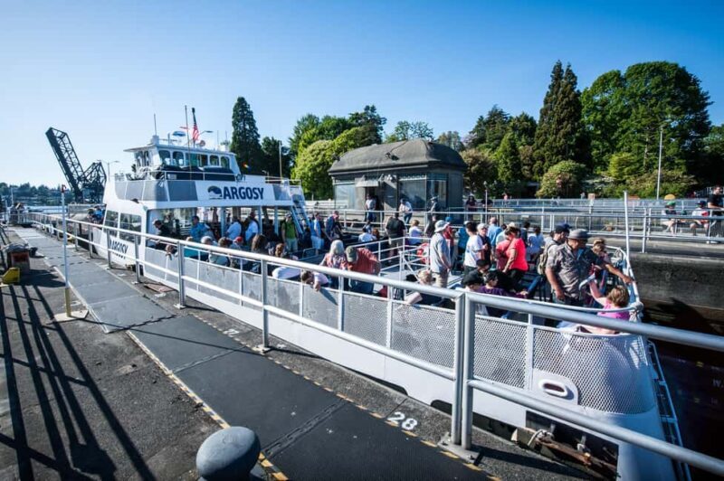 Seattle: Locks Cruise with Local Guide - An Overview of the Experience