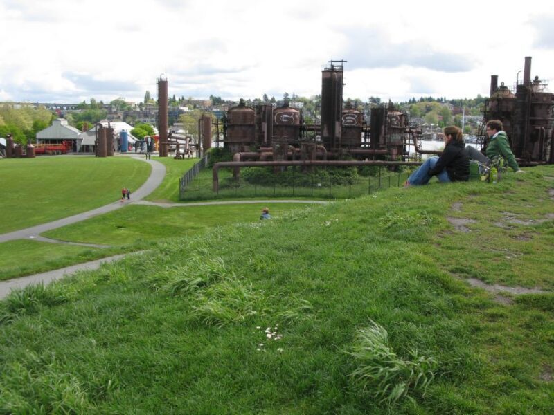 Seattle: Sightseeing Bus Tour with the Ballard Locks - An In-Depth Look at the Tour Experience