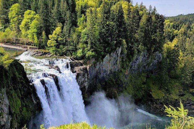 Seattle Wine and Waterfall Luxury Small-Group Day Tour with Lunch - Key Points