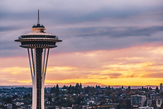 Seattle,Space Needle, Pike Place Market&Gas Works Park 1-Day Tour - Artistic Flair at Chihuly Garden and Glass