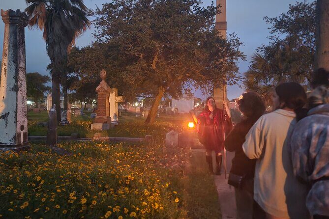 Secret Society Cemetery Walking Tour in Galveston - The Experience: What You Can Expect