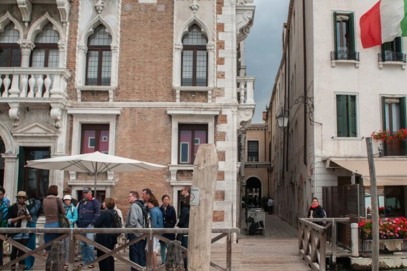 Secret Venice & Gondola Tour - Key Points