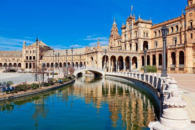 Secretos del Parque María Luisa & Plaza de España Tour en Español - Key Points