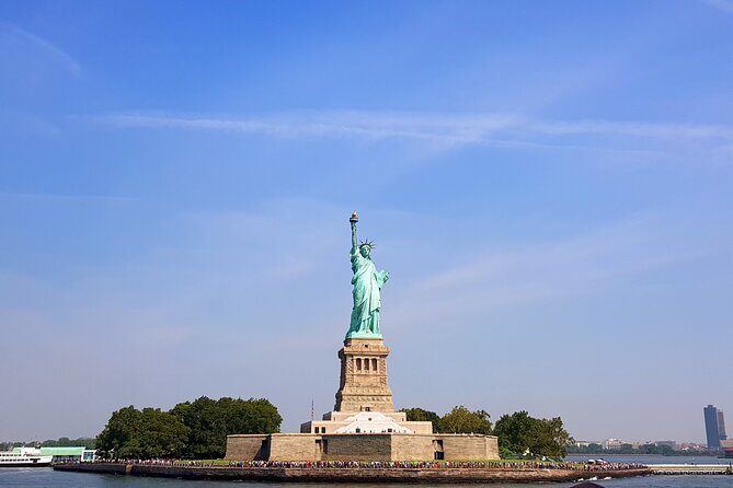 Secrets of the Statue of Liberty and Ellis Island Guided Tour - A Practical Guide to the Tour Experience