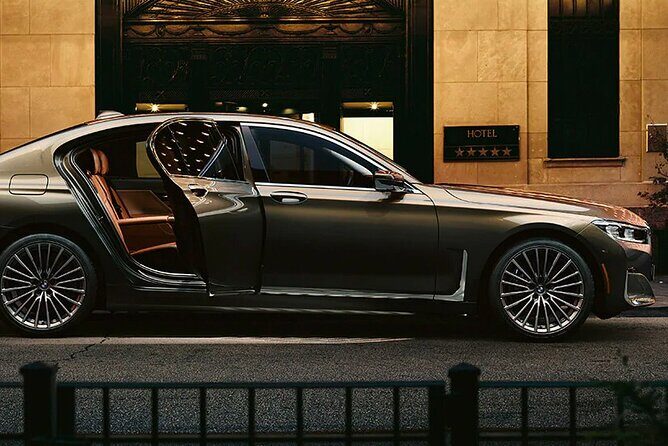 Sedan Arrival Transfer from LaGuardia Airport LGA to Manhattan - Why Choose a Private Luxury Transfer?