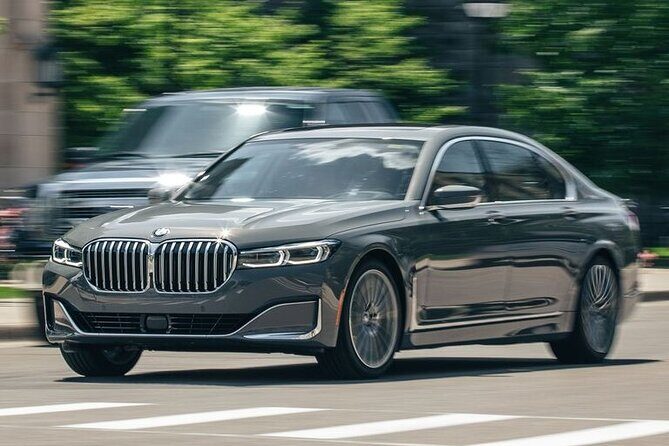 Sedan Arrival Transfer from LaGuardia Airport LGA to Manhattan - Meeting Points, Pickup, and The Experience
