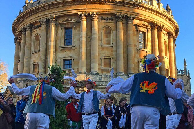See Oxford's top sights in a small group with a local guide - A Closer Look at the Tour Experience in Oxford