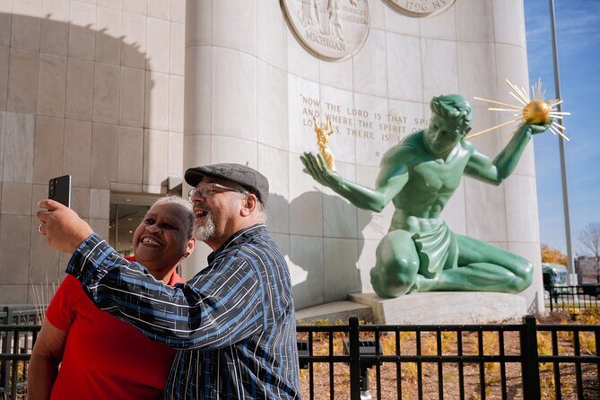 See the D Walking Tour Discover Downtown Detroit on Foot - Key Points