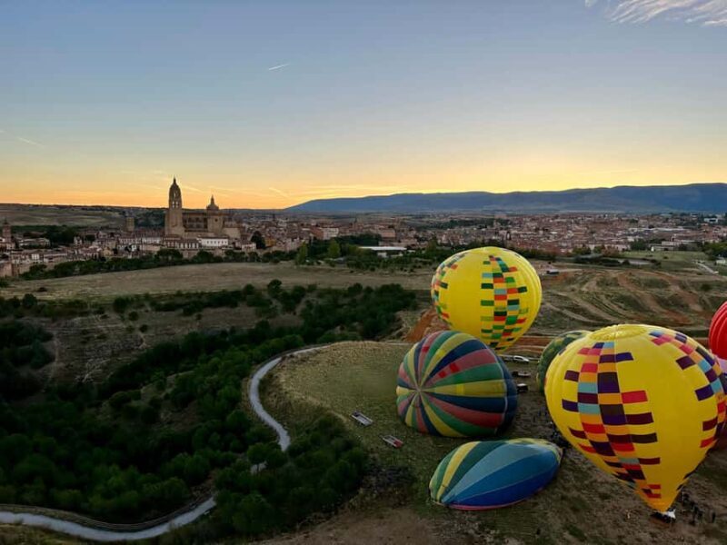 Segovia: Hot-air balloon ride with cava toast - FAQ