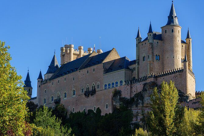 Segovia - Old Town tour including Castle visit - Key Points