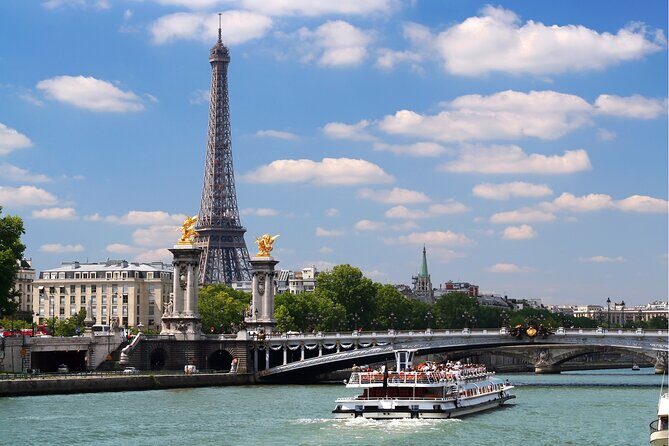 Seine River Cruise flexible ticket with Audio in Paris - 1 Hour - Why Choose This Seine River Cruise?