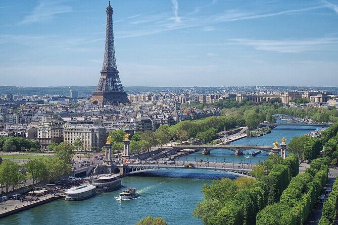 Seine River Cruise with Commentary 1 Hour - Who Should Consider This Tour?