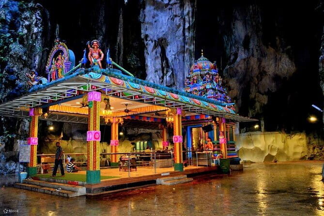 Selayang's Hot Springs, Batu Caves And River Of Live by night - Introduction