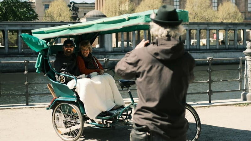 Self-drive E-Scooter shared guide in small groups - An Introduction to the Experience
