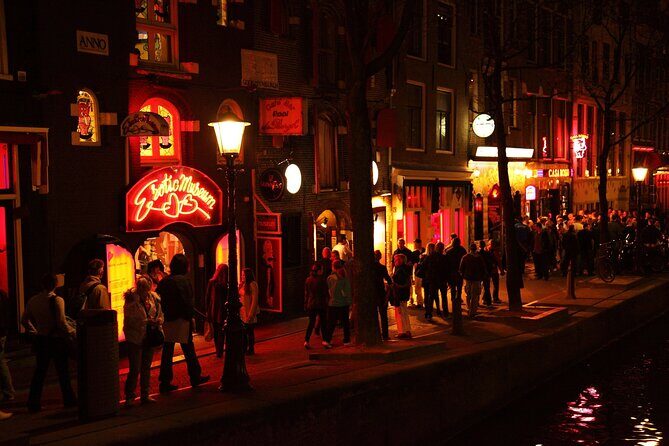 Self-Guided Audio Tour of The Red Light District - A Deep Dive into the Self-Guided Audio Tour Experience